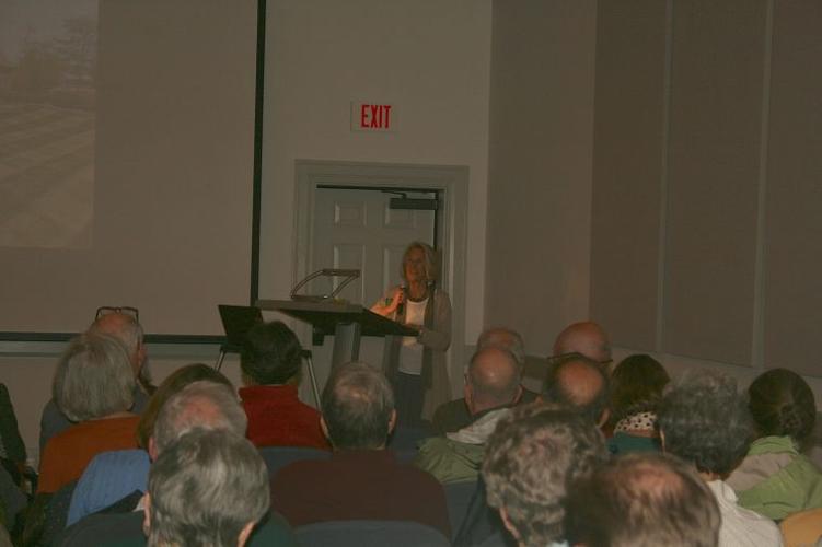 Residents learn about smarter lawns | Real Estate | stardem.com