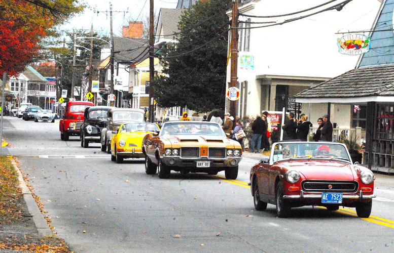 Classic cars parade for Thanksgiving | | stardem.com