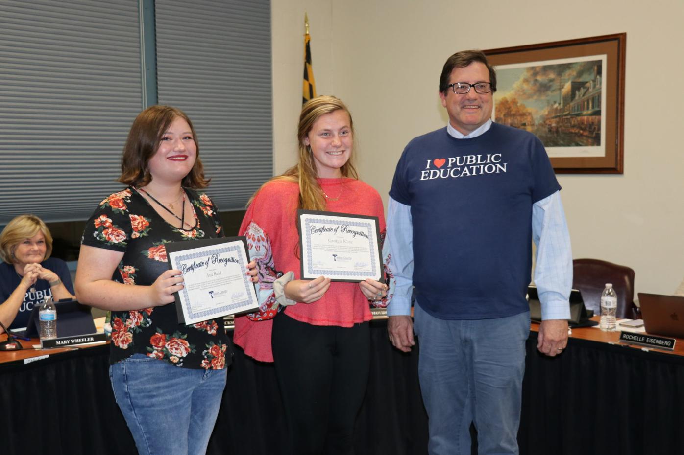 Md. first lady showcases student artwork | Arts | stardem.com
