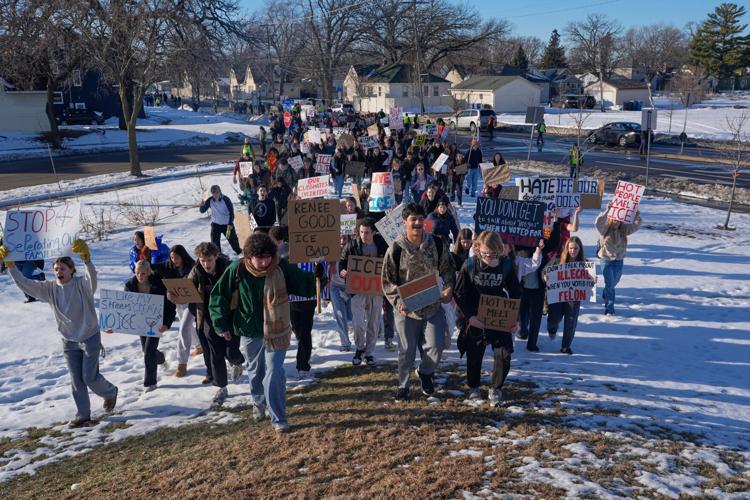 Photos of tensions between federal officers and locals in Minneapolis ...