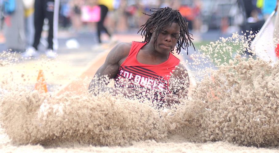 MAKING A SPLASH | Sports | stardem.com