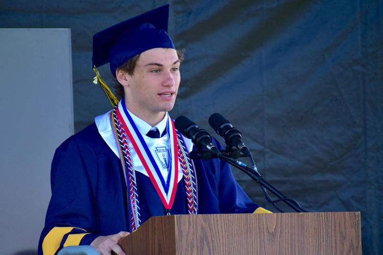 Class of 2024 displays '24-karat shine' | | stardem.com