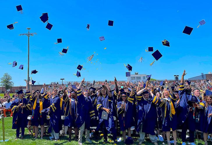 Class of 2024 displays '24-karat shine' | | stardem.com