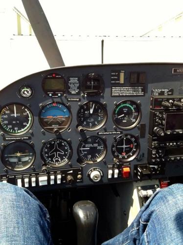 Taking the controls of a DA20 | Photos | stardem.com
