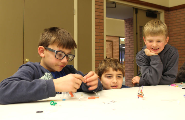Kids build very own brushbots | Local | stardem.com