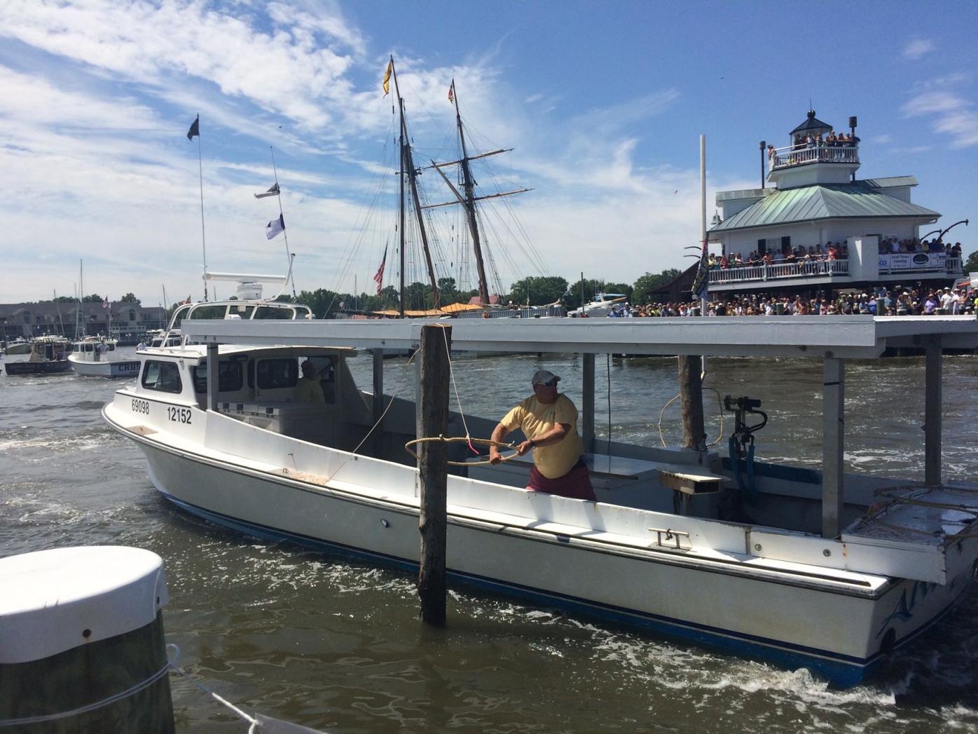 Crowd is all aboard for boat docking competition | Local | stardem.com