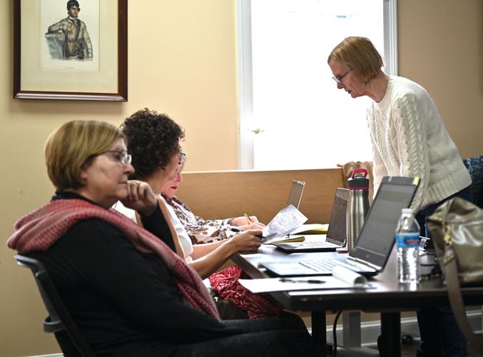 League of Women Voters holds training for election info website ...