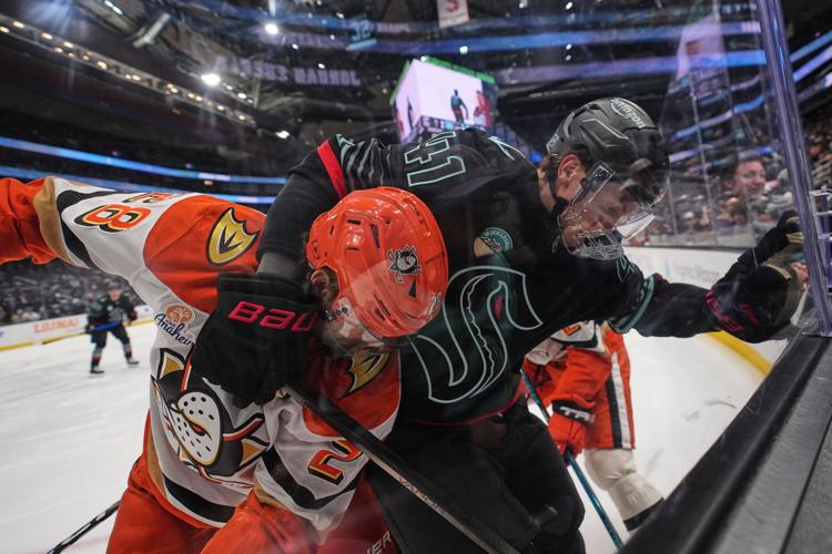 Ducks beat Kraken 4-2 for 6th straight victory following 9-game losing ...