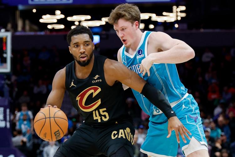 Mitchell scores 24 as Cavaliers use fast start to beat Hornets 94-87 ...