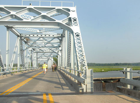 Dover Bridge fails to shut | Local | stardem.com