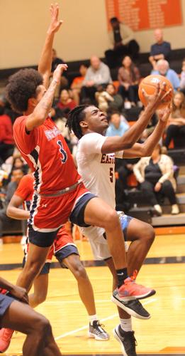 Warriors extend win streak | Sports | stardem.com