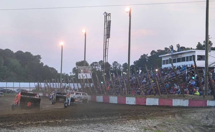 Dirt track racing is a family business | Local | stardem.com