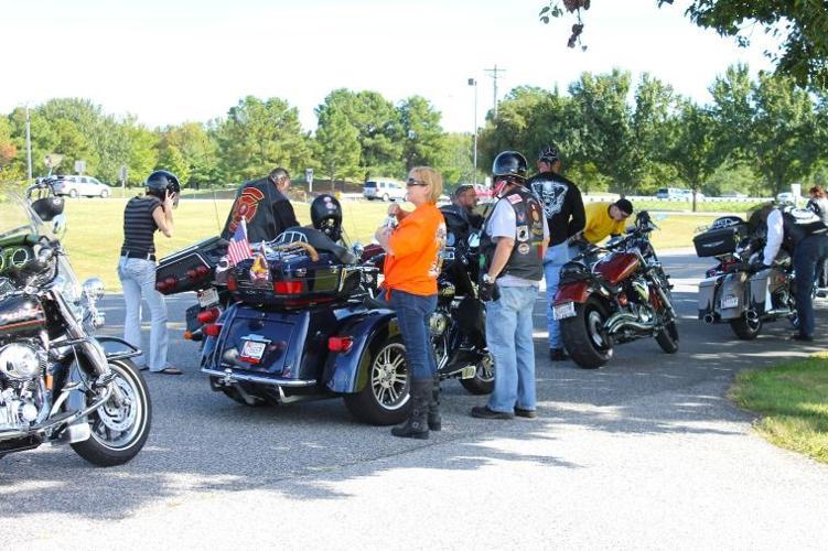 Local bikers rally to escort National Guard unit home | Local | stardem.com