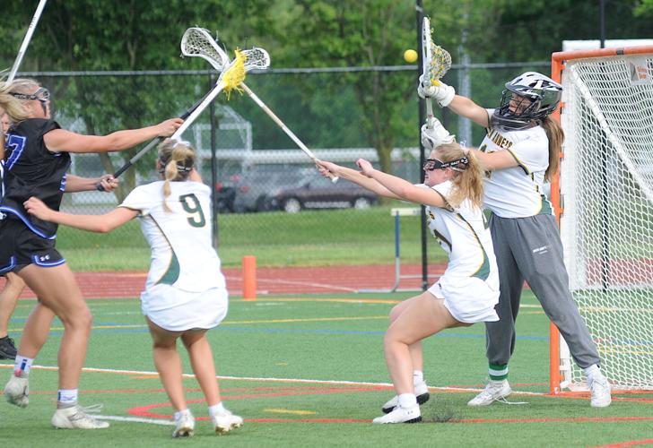 LIONS EXTEND REIGN | Sports | stardem.com