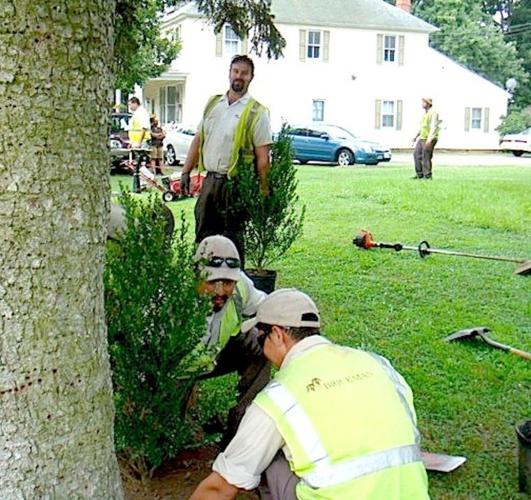 Brickman donates landscaping to Veterans park | Local | stardem.com
