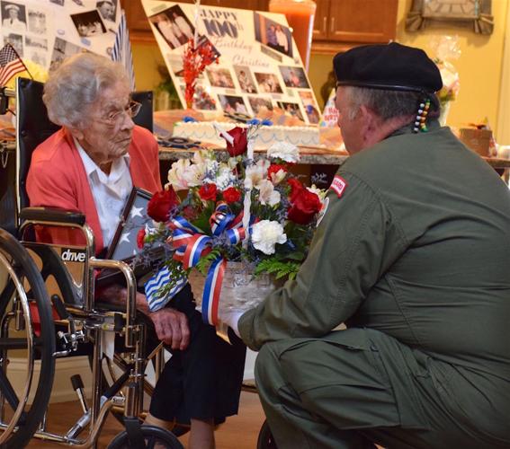 Former World War II U.S. Navy nurse turns 100 | Life | stardem.com