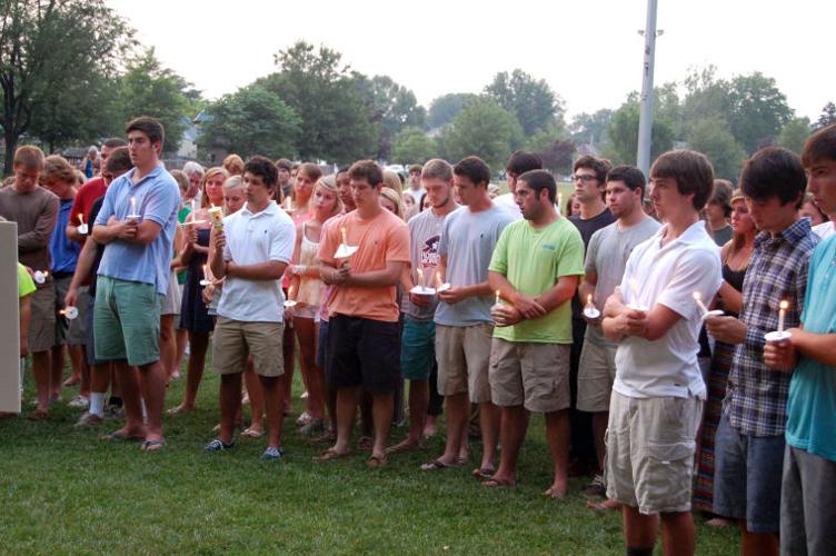 Hundreds gather to remember Cross | Local | stardem.com