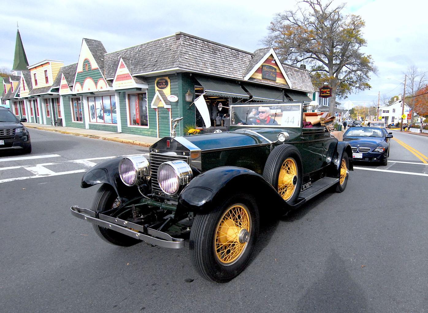 Classic cars parade for Thanksgiving | Spotlight | stardem.com