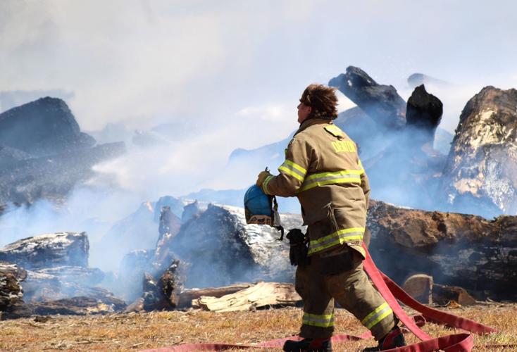 Firefighters extinguish large barn blaze in Easton | Local | stardem.com
