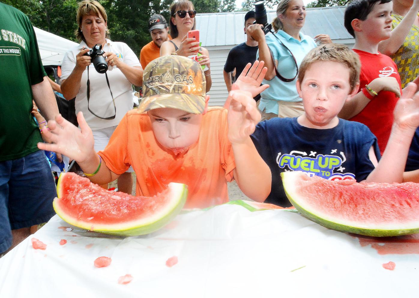 Juice flows at the watermelon eating contest | Local | stardem.com