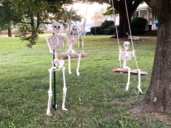 Skeleton crew: Ridgely family goes all out for Halloween decorating ...