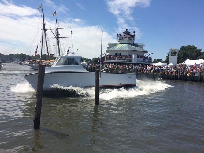 Crowd is all aboard for boat docking competition | Local | stardem.com