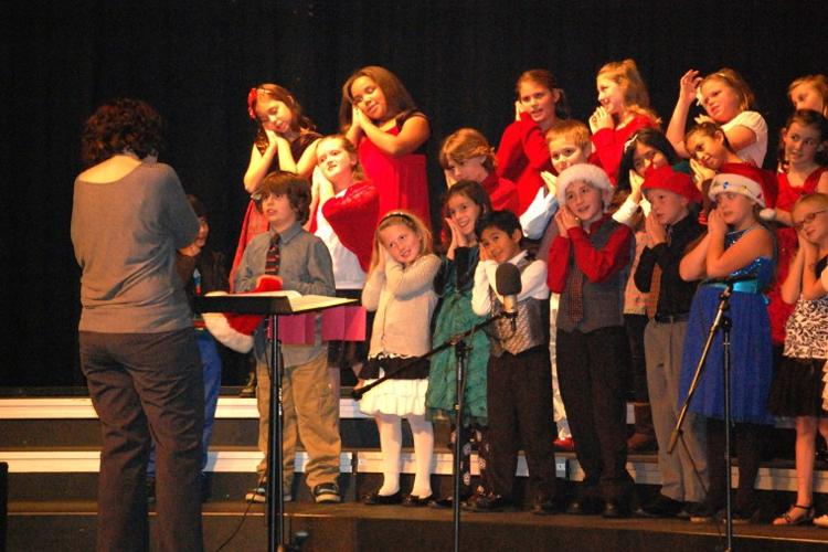Chapel District Elementary School holiday concert | Featured | stardem.com