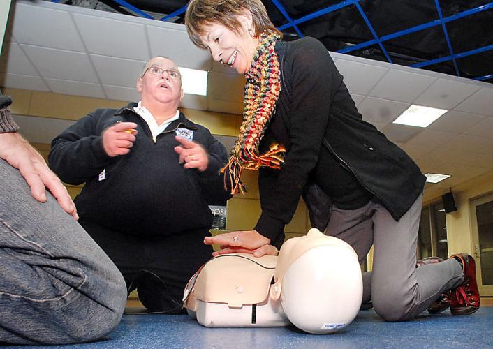 Hundreds trained in CPR | Local | stardem.com