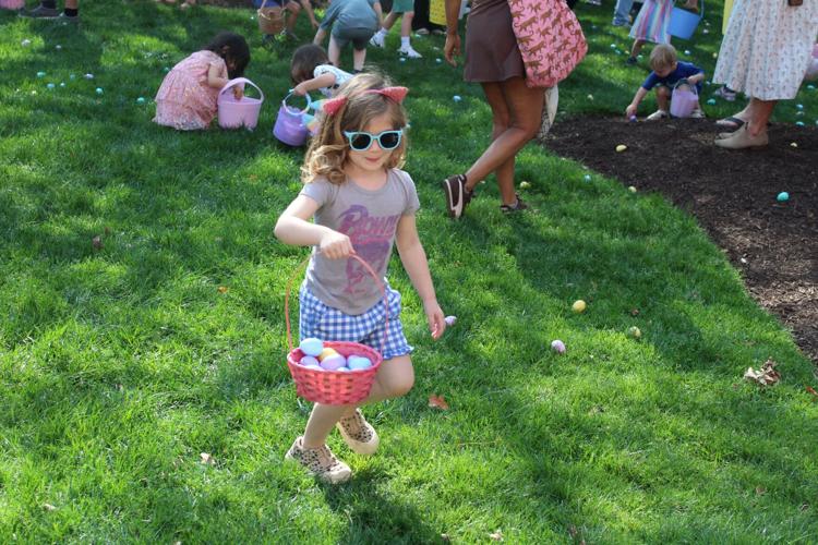 Photos: Hundreds of children hunt for eggs in Easton | Local | stardem.com