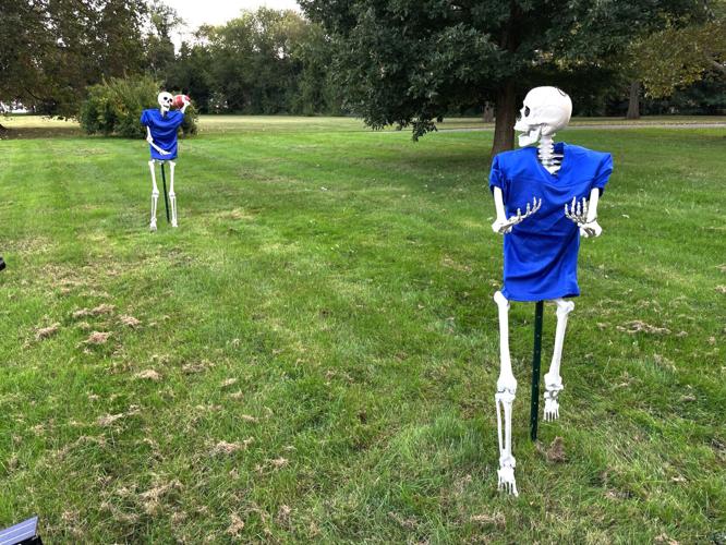 Skeleton crew: Ridgely family goes all out for Halloween decorating ...