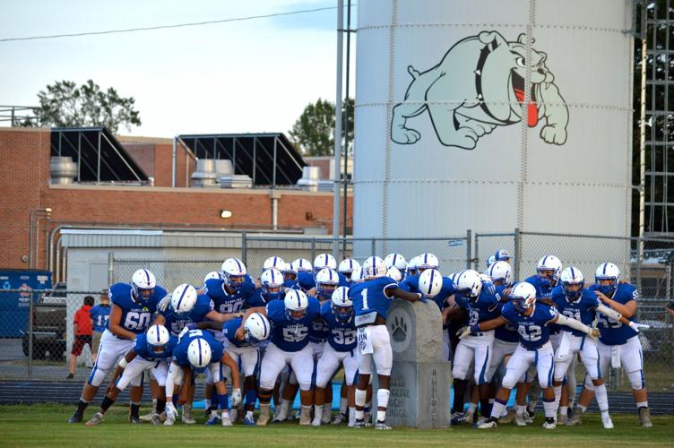 Bulldogs roll over Seahawks | Spotlight | stardem.com