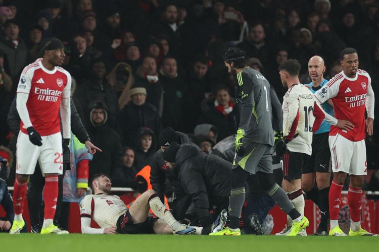 Slot unhappy with Martinelli after Bradley incident in Arsenal ...