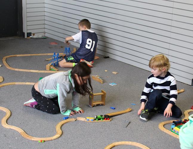 Model trains show marks 27th year | Local | stardem.com