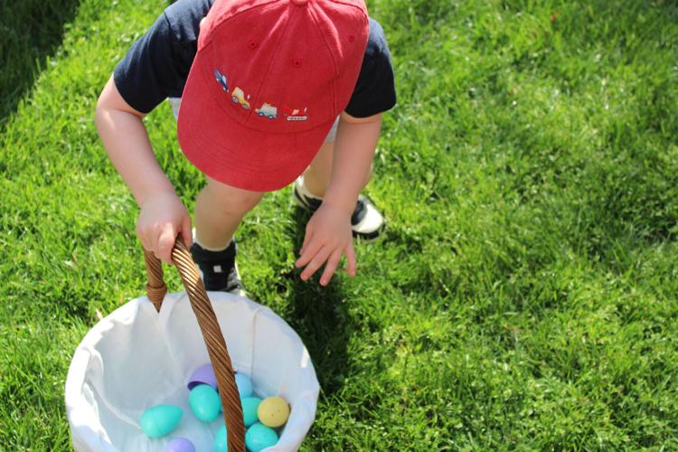 Photos: Hundreds of children hunt for eggs in Easton | Local | stardem.com
