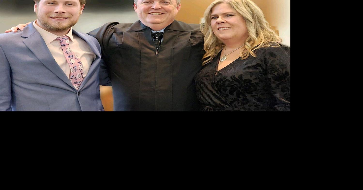 Judge Riley officially sworn in | | stardem.com