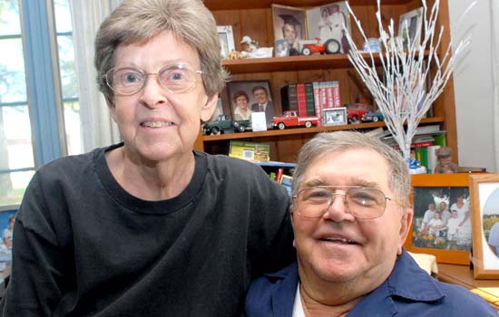 Friends, neighbors help ready produce stand | Local | stardem.com