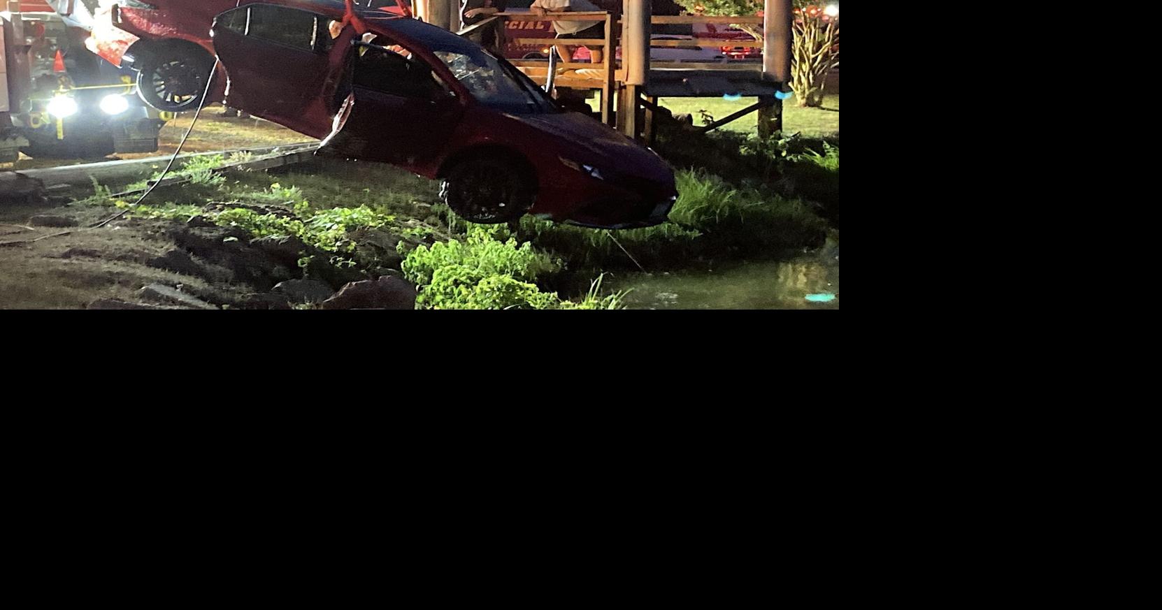 Divers find no driver after car pulled from pond | Breaking | stardem.com