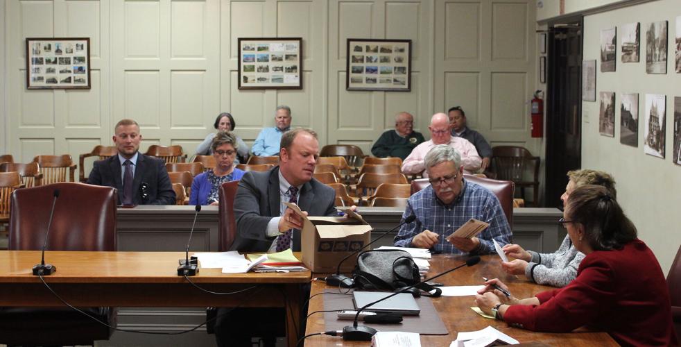 Curry wins Ward 1; Montgomery, Ward 3 after absentee votes counted ...