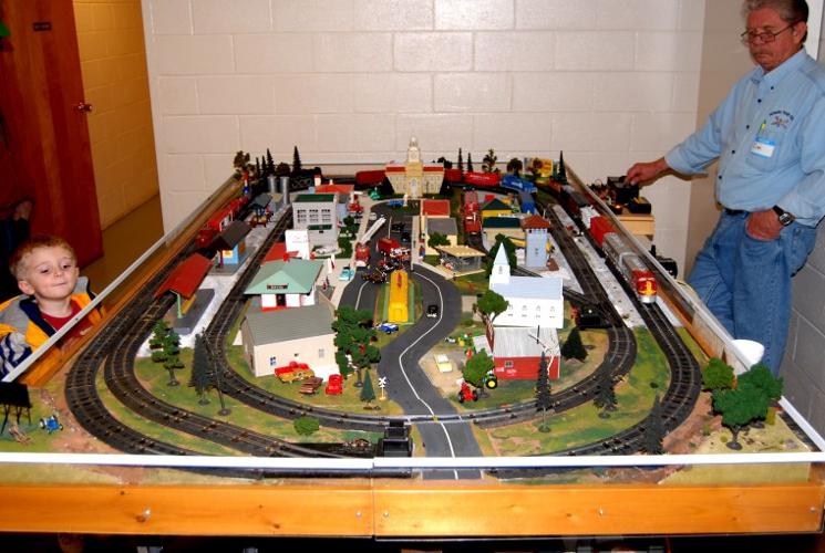 Caroline Train And Toy Show | Featured | stardem.com