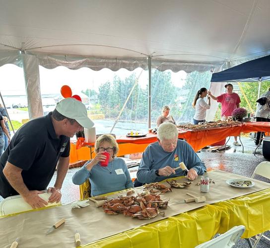 Eglseder Wealth hosts client crab feast | Business | stardem.com
