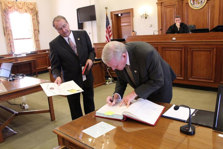 Kent County officials take oaths | Local | stardem.com