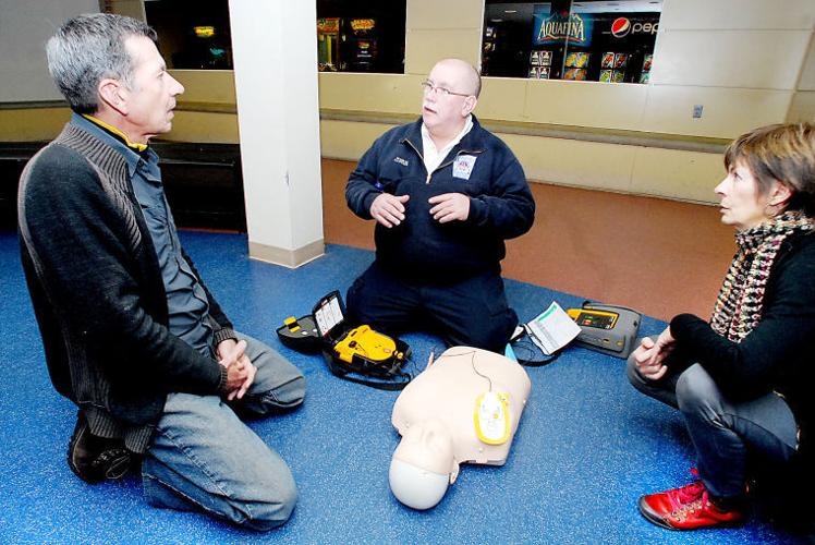 Hundreds trained in CPR | Local | stardem.com
