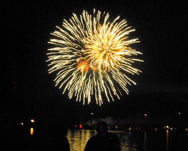 Fireworks light up Oxford | Local | stardem.com
