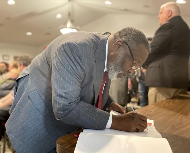Cephas sworn in as Hurlock mayor | Local | stardem.com