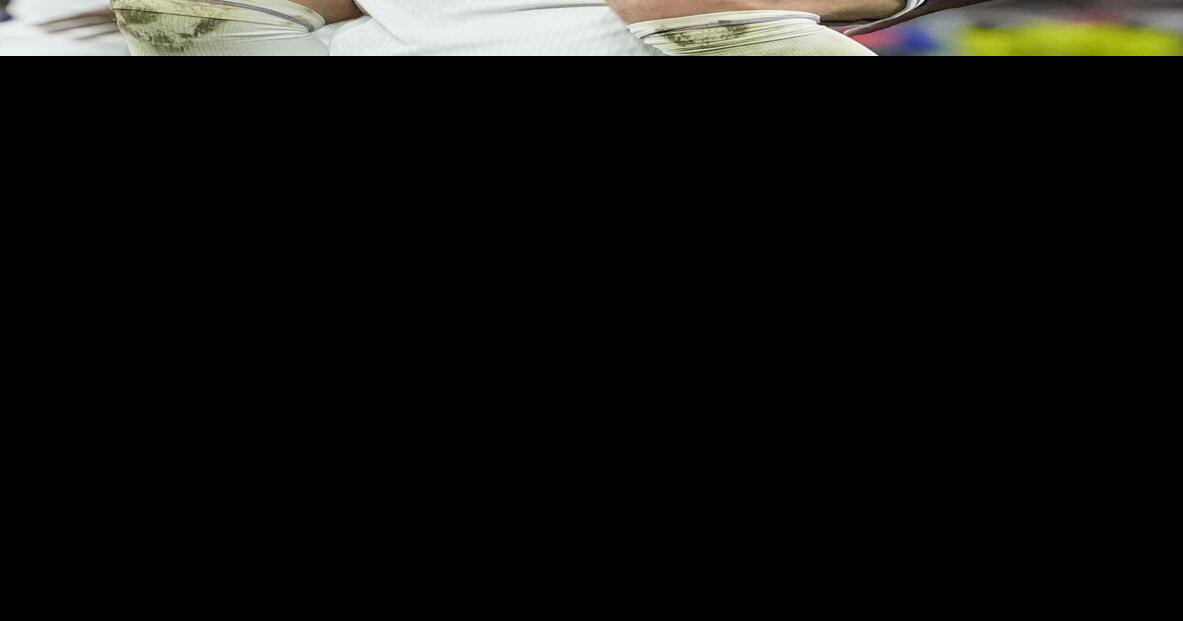 Bold move carries England into final | Sports | stardem.com