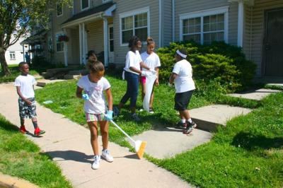Local kids cleaning up neighborhood | Local | stardem.com