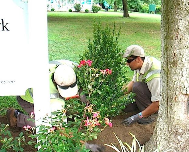 Brickman donates landscaping to Veterans park | Local | stardem.com