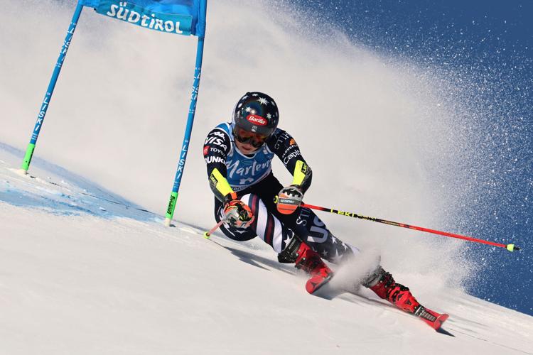 Defending Olympic champion Hector leads 1st run of giant slalom with ...