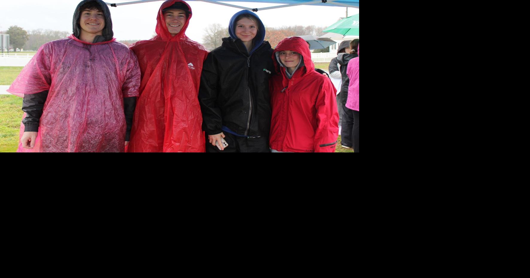 Runners, walkers brave rain in Denton Saturday | Local | stardem.com