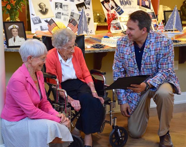 Former World War II U.S. Navy nurse turns 100 | Life | stardem.com
